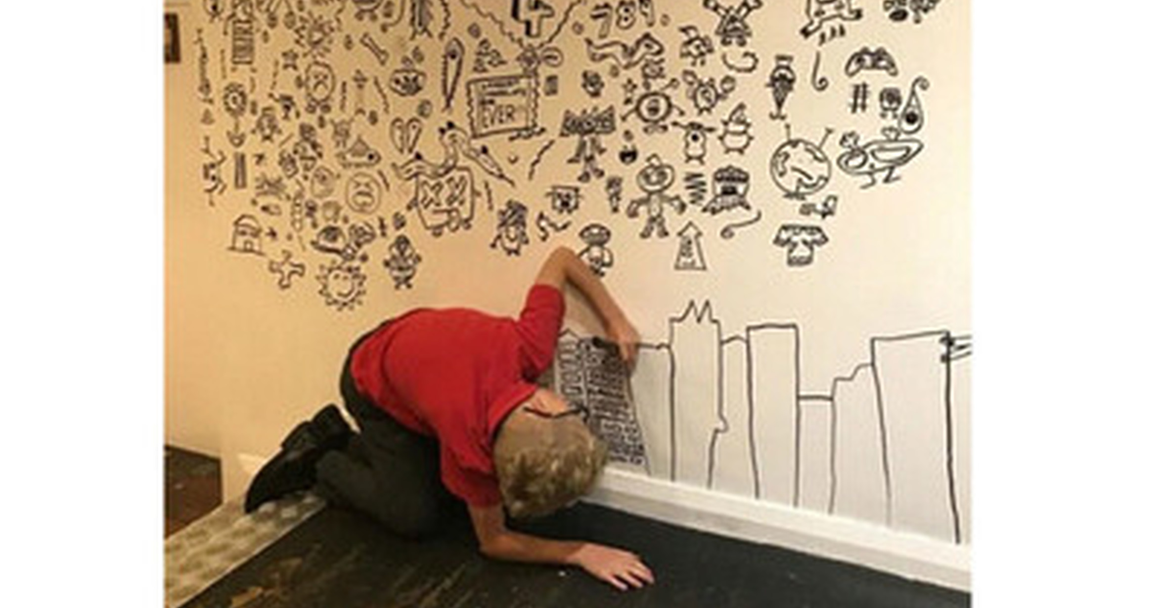 Cuánto cabrón / Un restaurante le pide a un niño que pinte en sus paredes