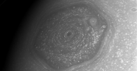 tormenta hexagonal jupiter