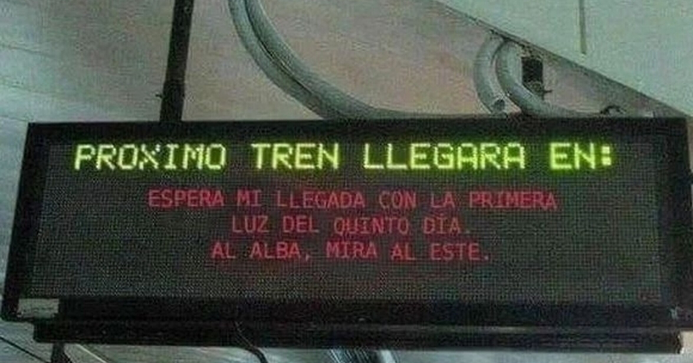 ¡Cuánta razón! / "Un tren nunca llega tarde ni pronto, llega ...