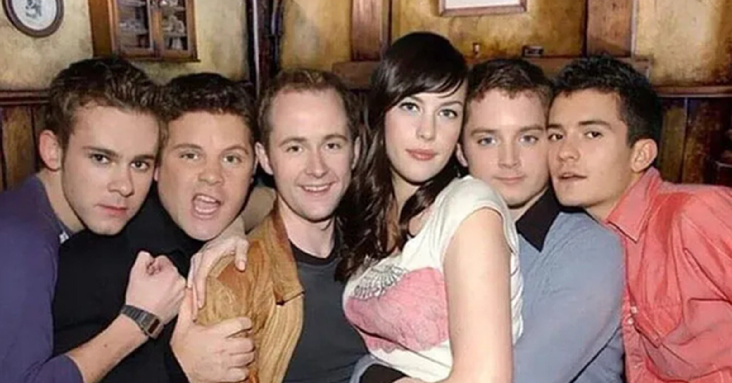 ¡Cuánta razón! / Liv Tyler con los Hobbits y Legolas