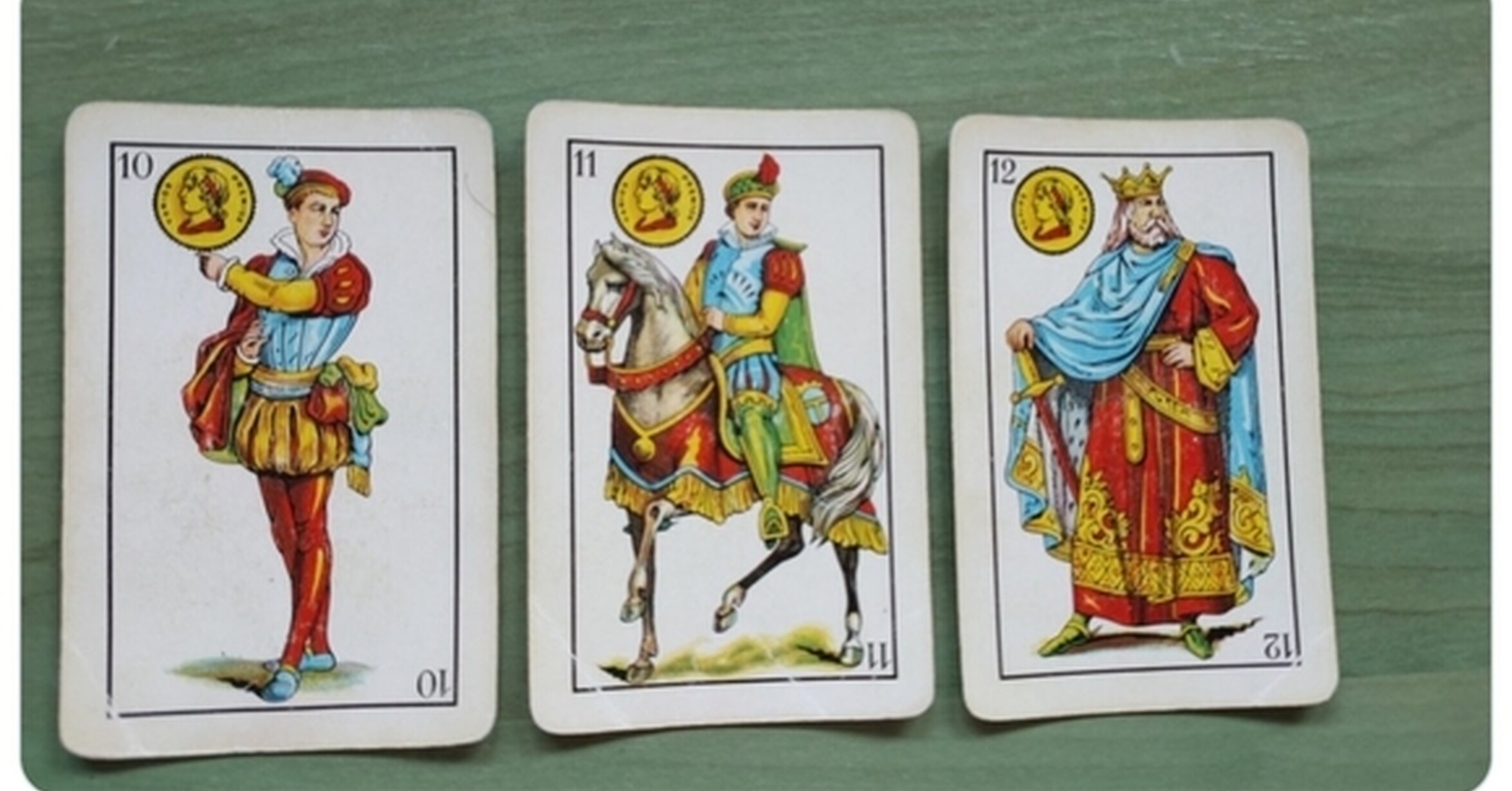 ¡Cuánta razón! / Las icónicas figuras de las cartas han intrigado a ...
