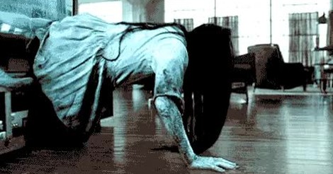 ¡Vaya GIF! / Una mañana de resaca, te levantas a por agua