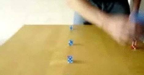 ¡Vaya GIF! / Impresionante habilidad con los dados