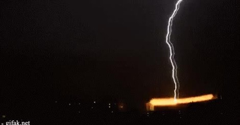 ¡Vaya GIF! / Rayo evaporizado por un cable