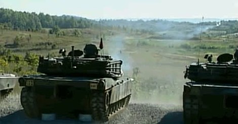 ¡Vaya GIF! / Impresionante disparo de tanque