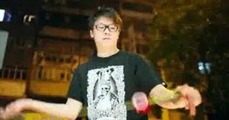 ¡Vaya GIF! / Puedes practicar tanto como quieras con el yo-yó, pero ...