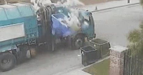 ¡Vaya GIF! / Premio para el basurero del año