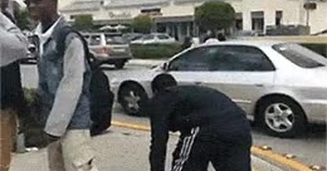¡Vaya GIF! / Esquivando saludos y abrazos en el último momento