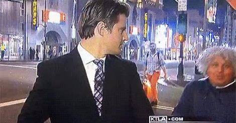 ¡Vaya GIF! / Los reporteros de la calle cada vez tienen menos ...
