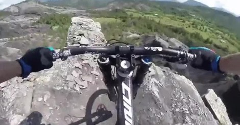 ¡Vaya GIF! / Todos sabemos que para hacer descenso en bici hay que ...