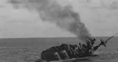 ¡Vaya GIF! / La tripulación de este barco de guerra saltando al agua ...