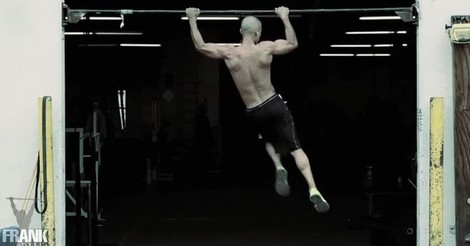 ¡Vaya GIF! / Si realmente no hay una cuerda invisible, este tío hace ...