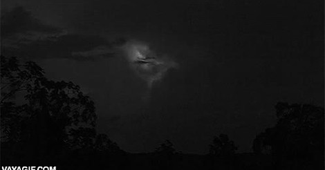 ¡Vaya GIF! / Capturando el rayo en su máximo esplendor