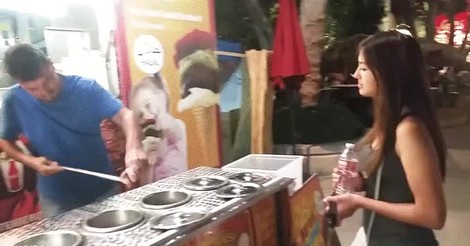 ¡Vaya GIF! / El vendedor de helados más troll de Turquía