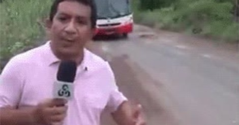 ¡Vaya GIF! / Un buen reportero no se deja impresionar tan fácilmente