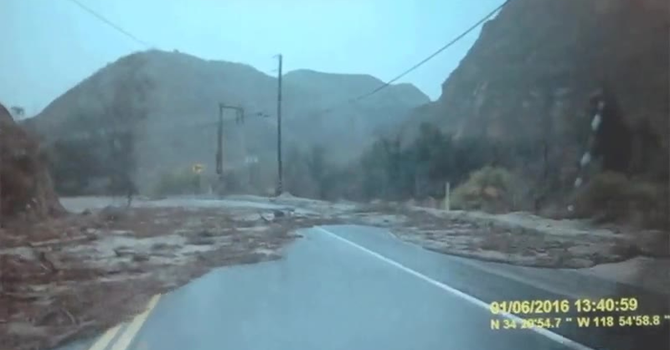 ¡Vaya GIF! / Cuando te pilla una inundación por sorpresa en plena ...