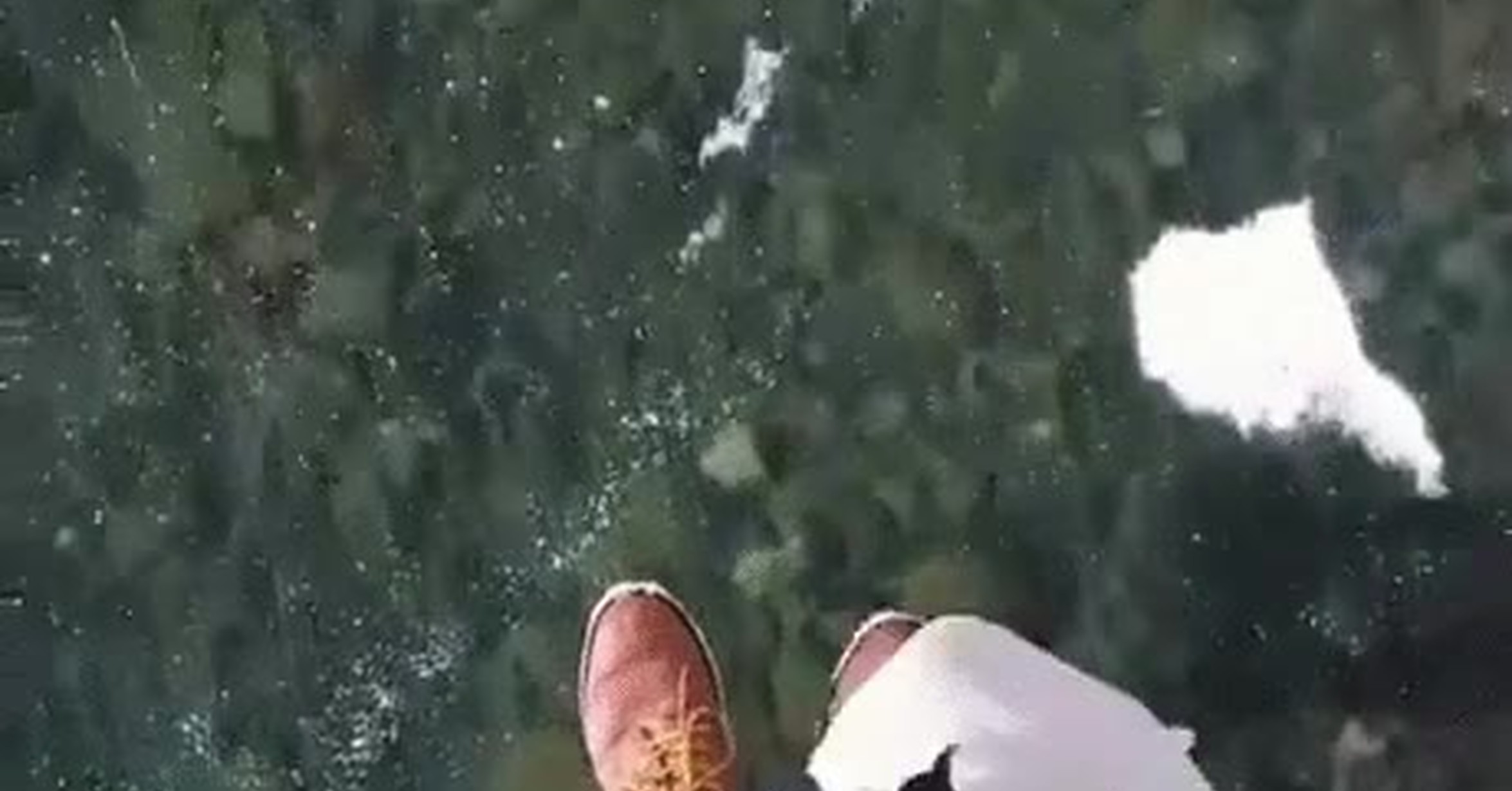 ¡Vaya GIF! / La bonita pero escalofriante sensación de caminar sobre un ...