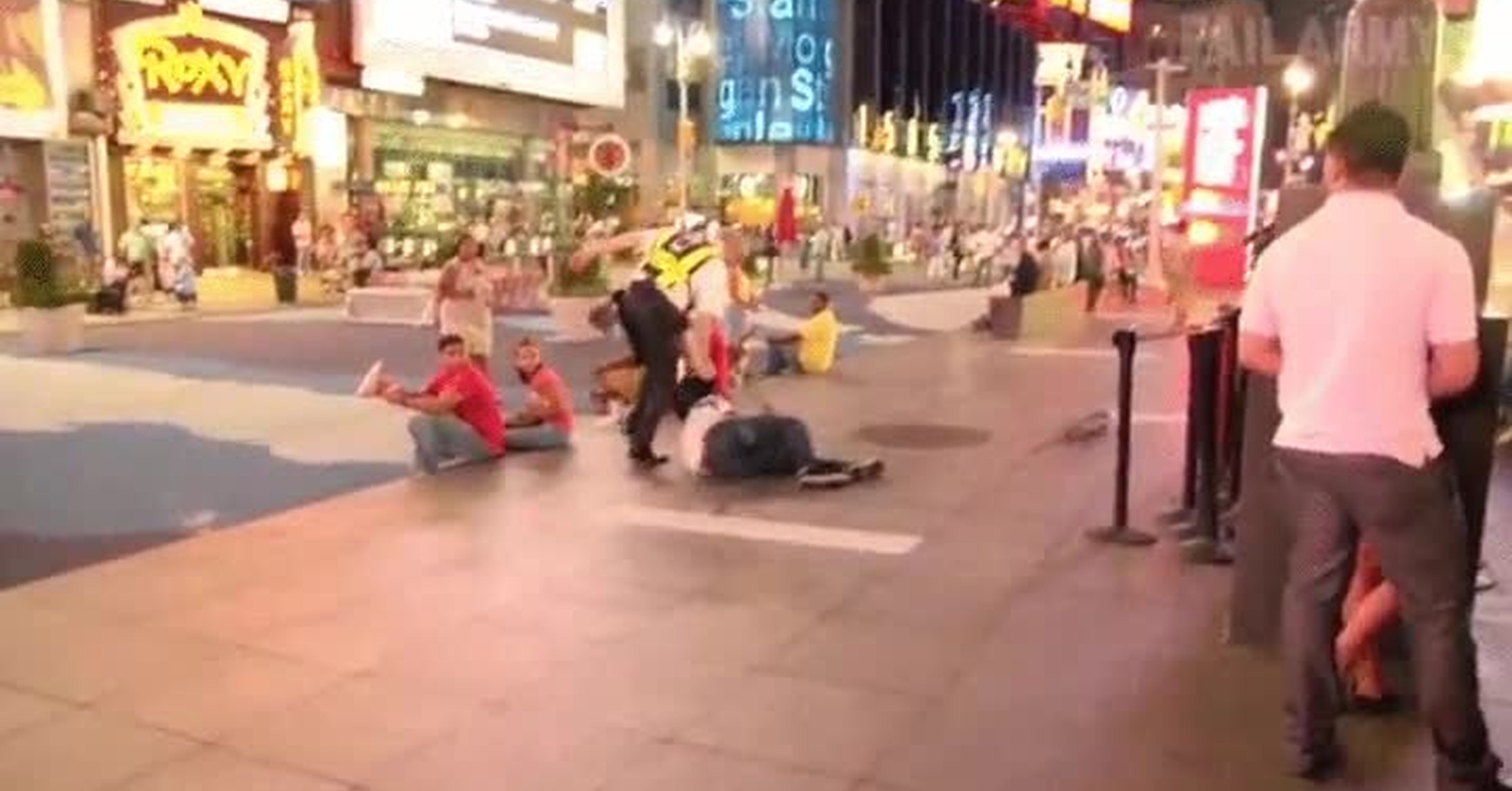 ¡Vaya GIF! / Te he dicho mil veces que no se puede patinar en Times Square