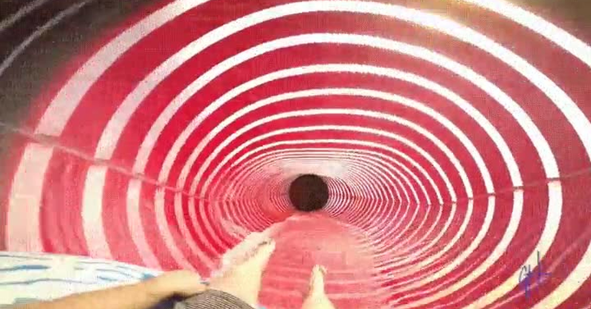 ¡Vaya GIF! / Este tobogán es simplemente ALUCINANTE. Daría lo que fuera ...