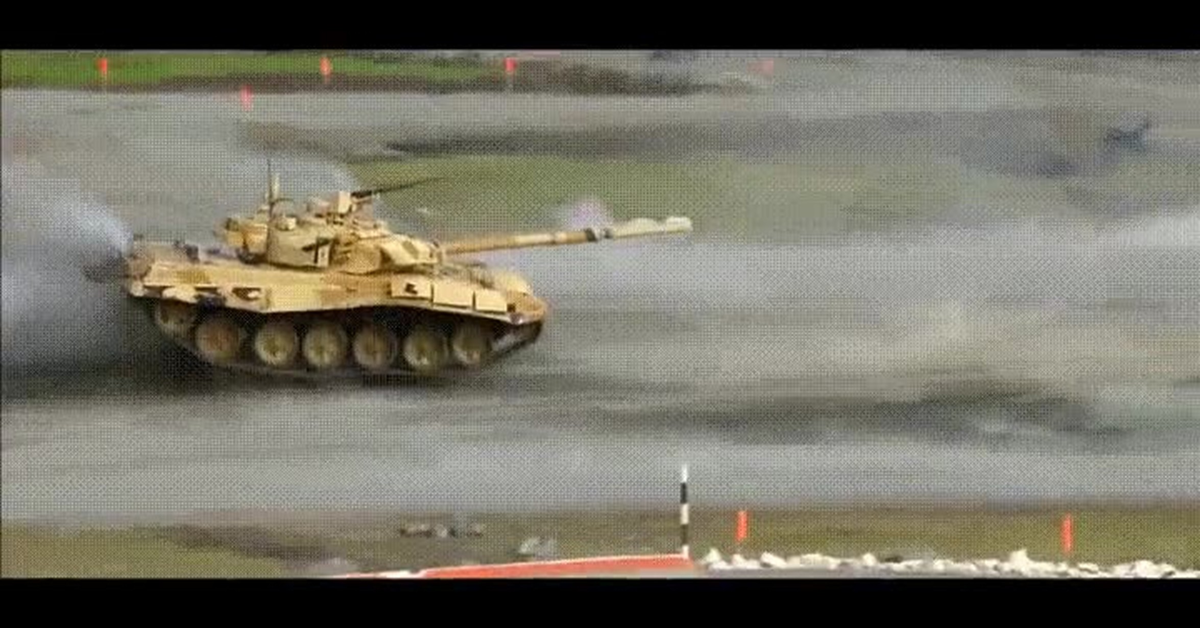 ¡Vaya GIF! / Disparar un tanque en el aire sí es posible