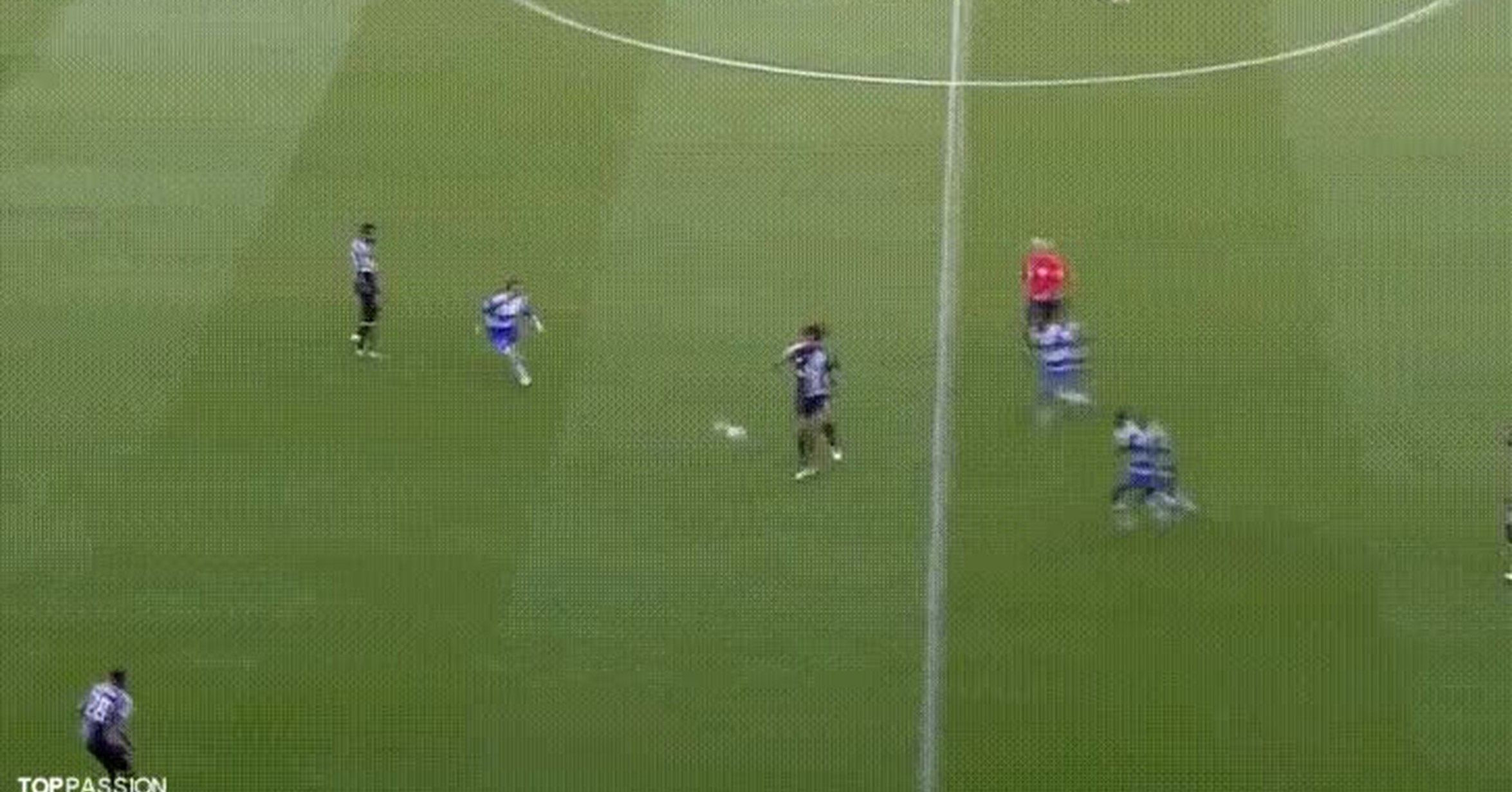 ¡Vaya GIF! / Cómo deshacerse de dos defensas con un sencillo movimiento
