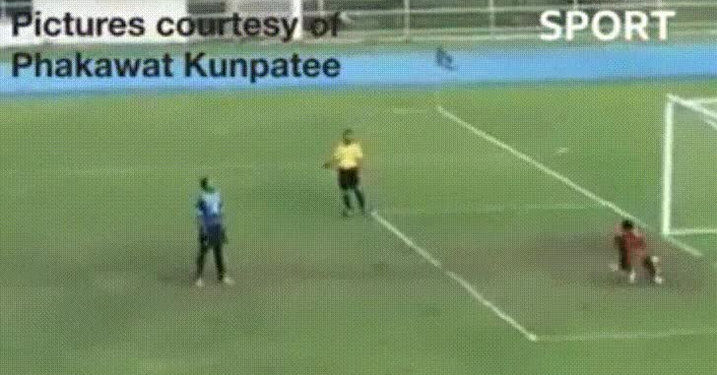 ¡Vaya GIF! / Creo que un portero no puede hacer más el ridículo