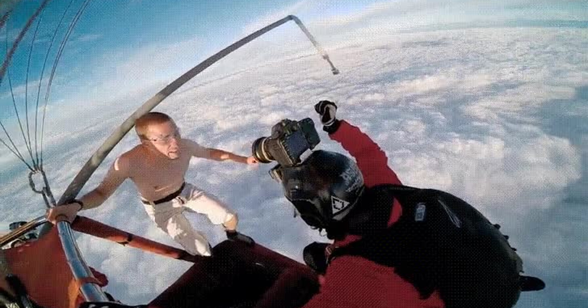 ¡Vaya GIF! / Lo que se siente al tirarse al vacío sin paracaídas