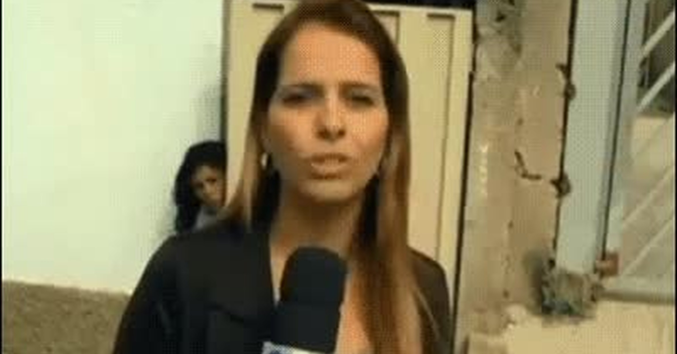 ¡Vaya GIF! / Truco para echar a los reporteros pesados de tu casa