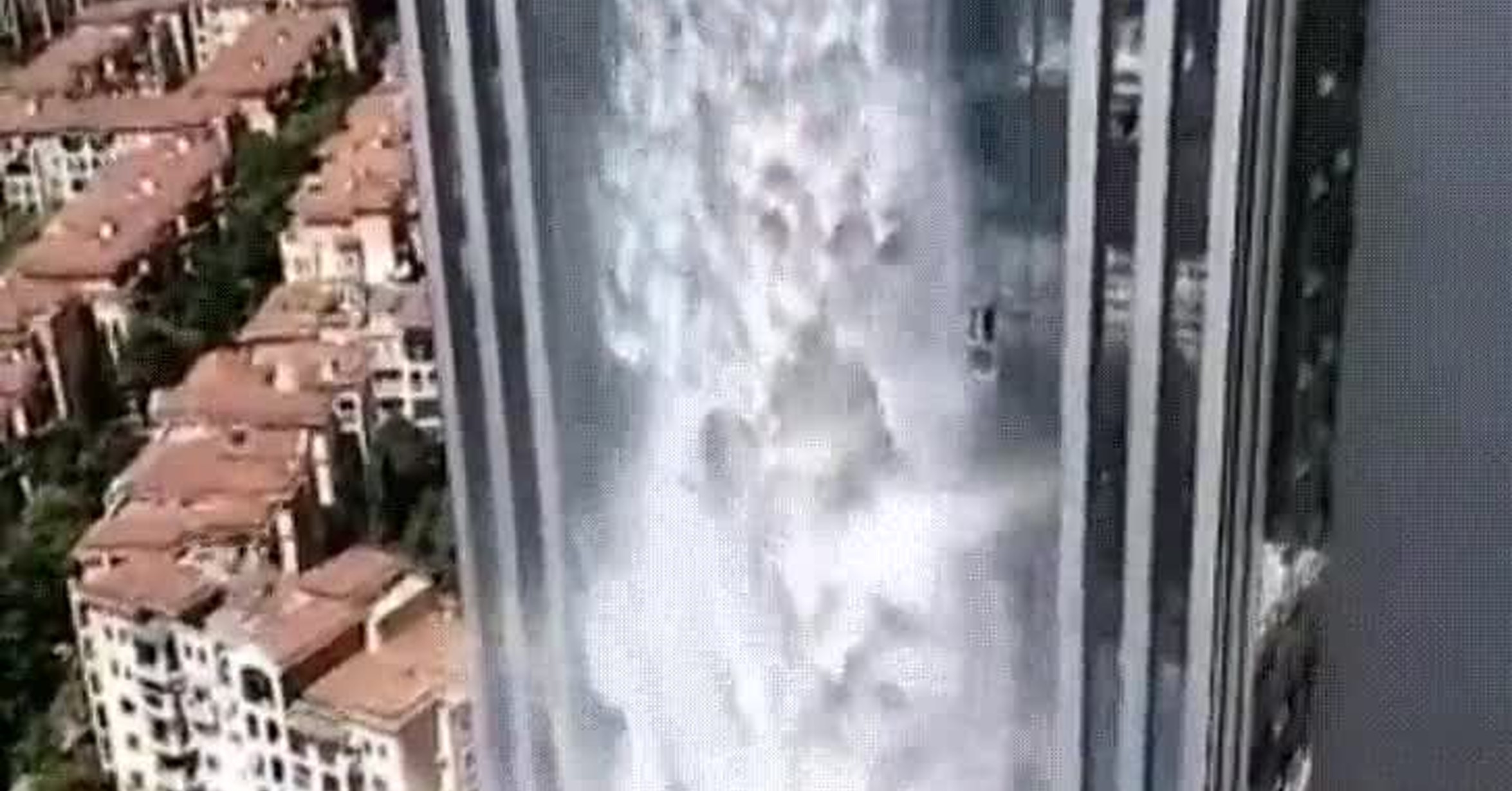 ¡Vaya GIF! / Creo que me he dejado un grifo abierto