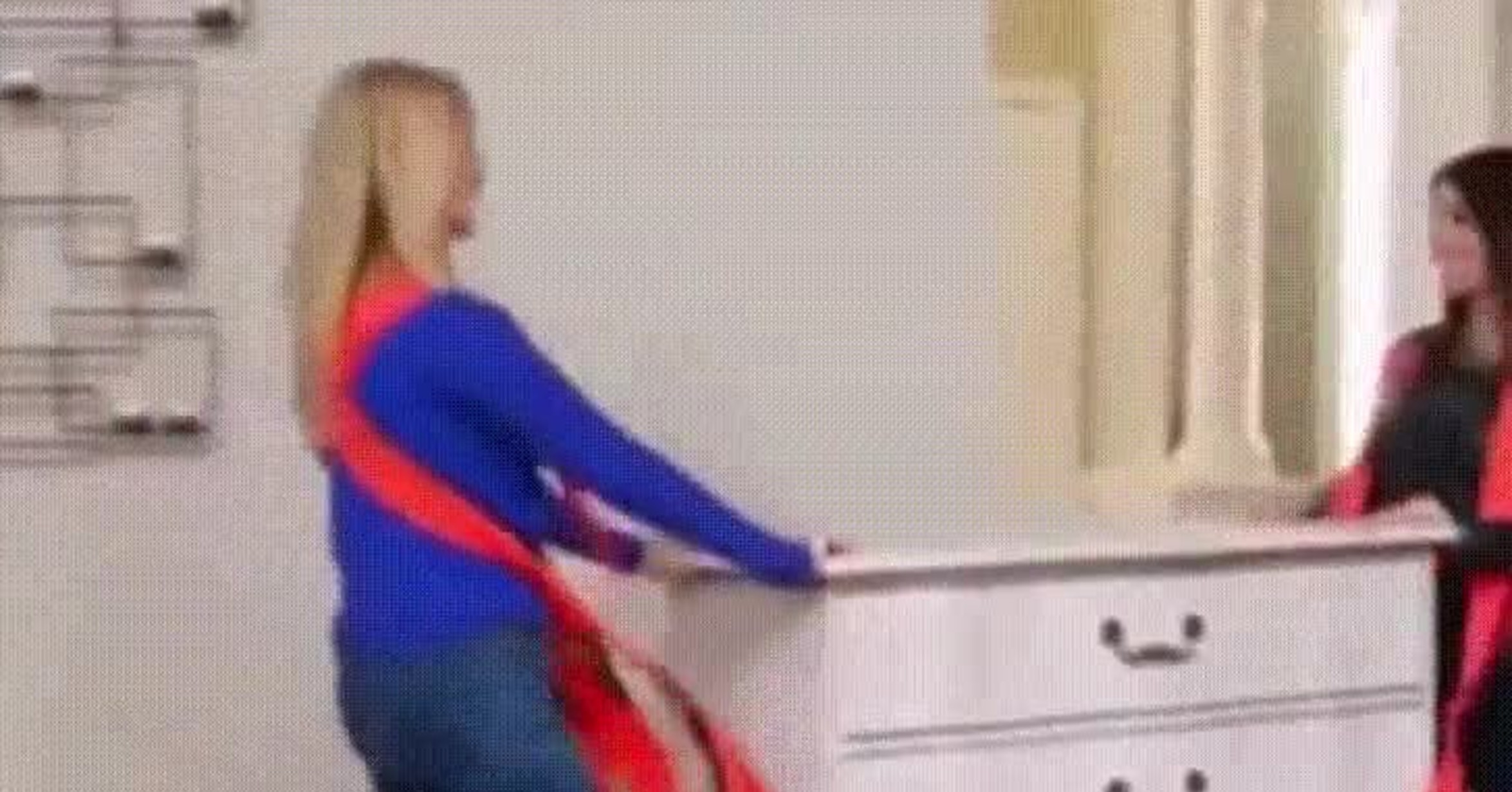 ¡Vaya GIF! / Truco para hacer la mudanza sin dejarse la espalda en lesiones
