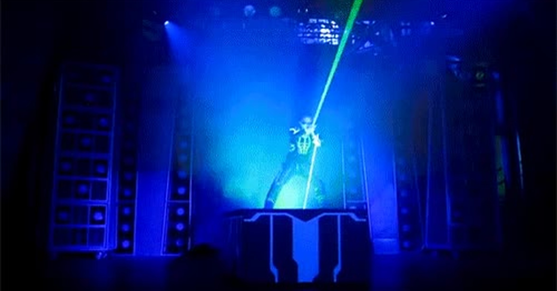 ¡Vaya GIF! / Tiene el poder de los rayos láser