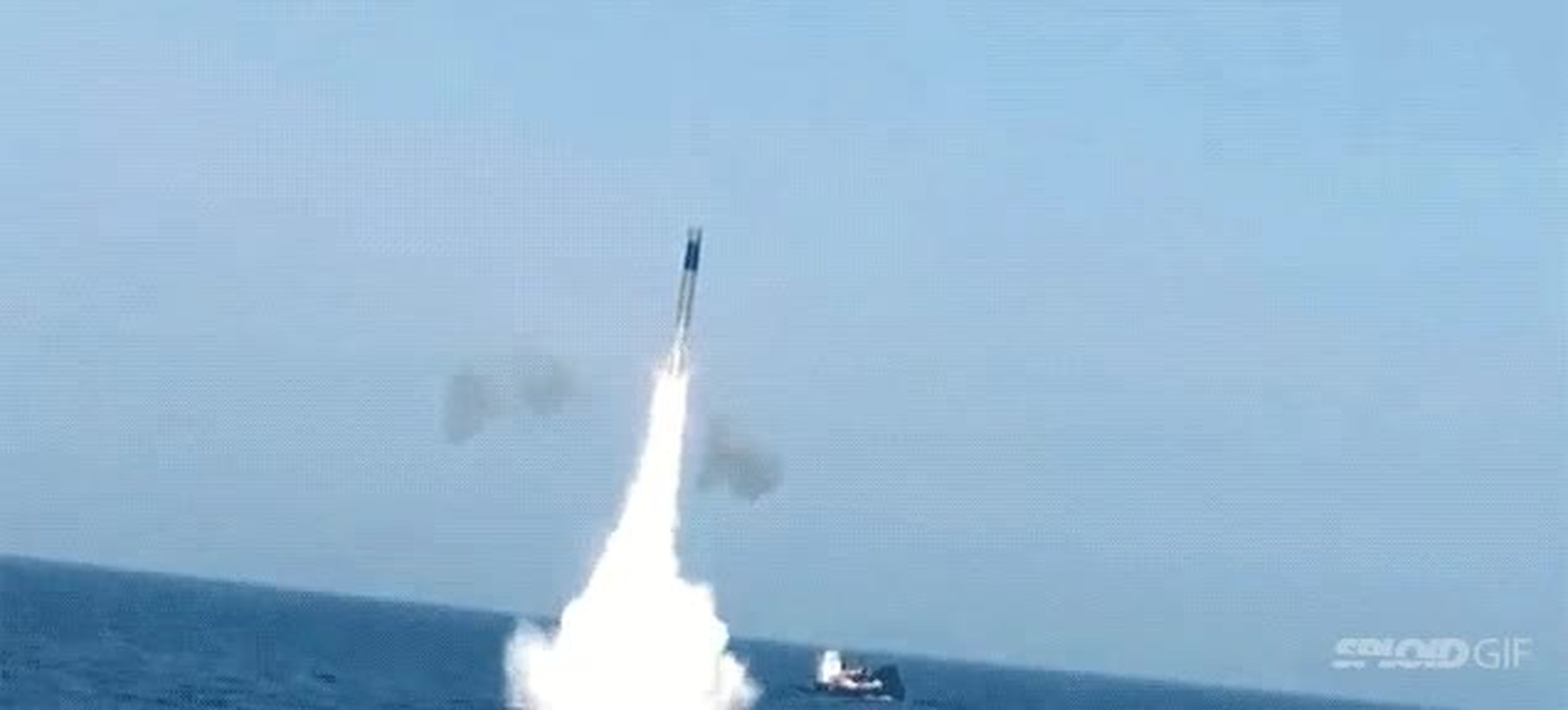 ¡Vaya GIF! / Así se comporta un misil lanzado desde un submarino