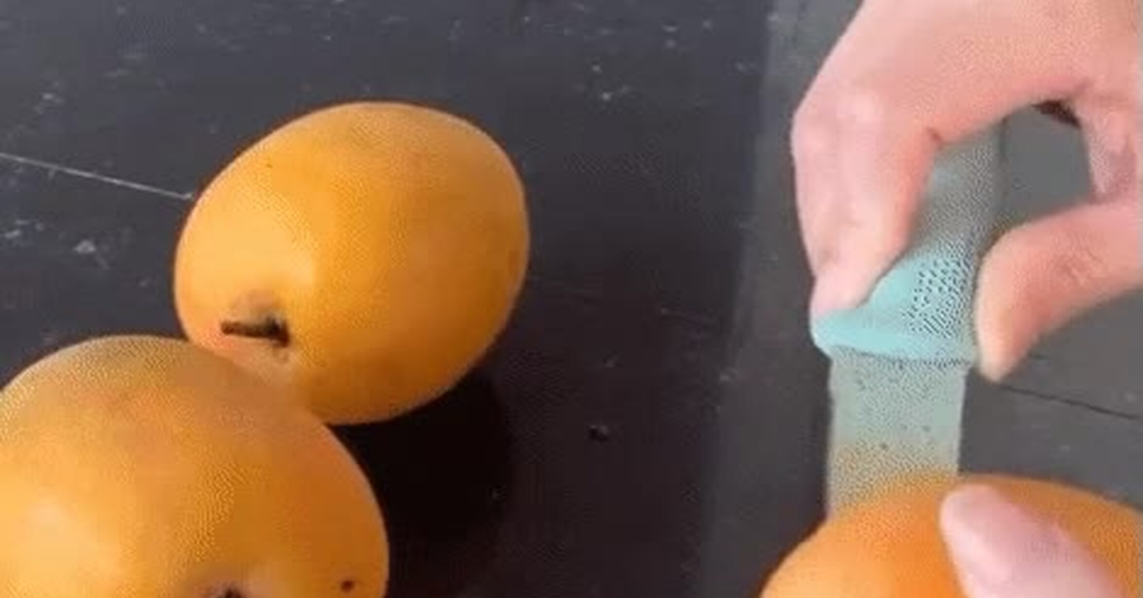 ¡Vaya GIF! / Comer mango así es una fantasía