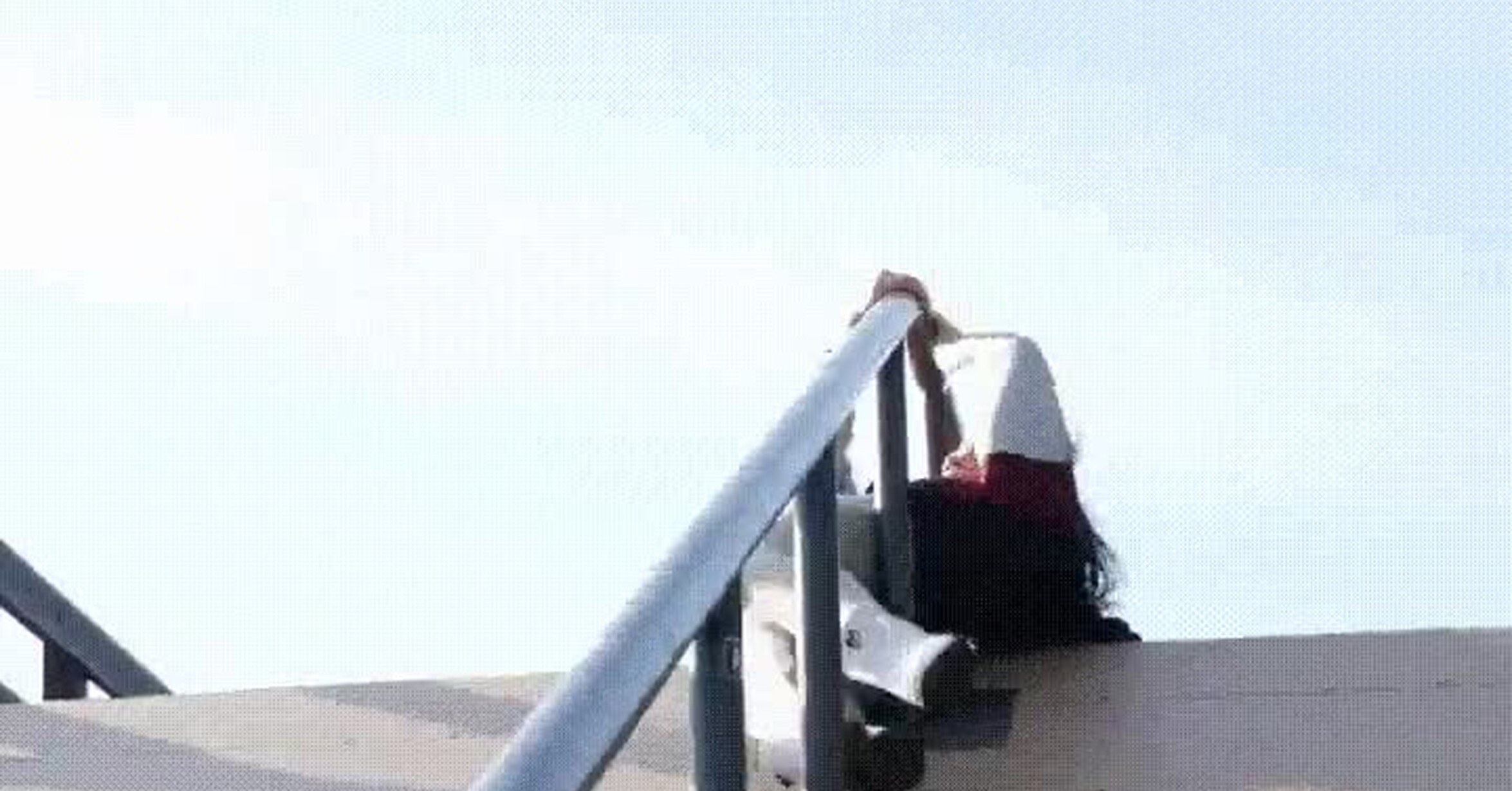¡Vaya GIF! / Una chica con la elasticidad de una serpiente
