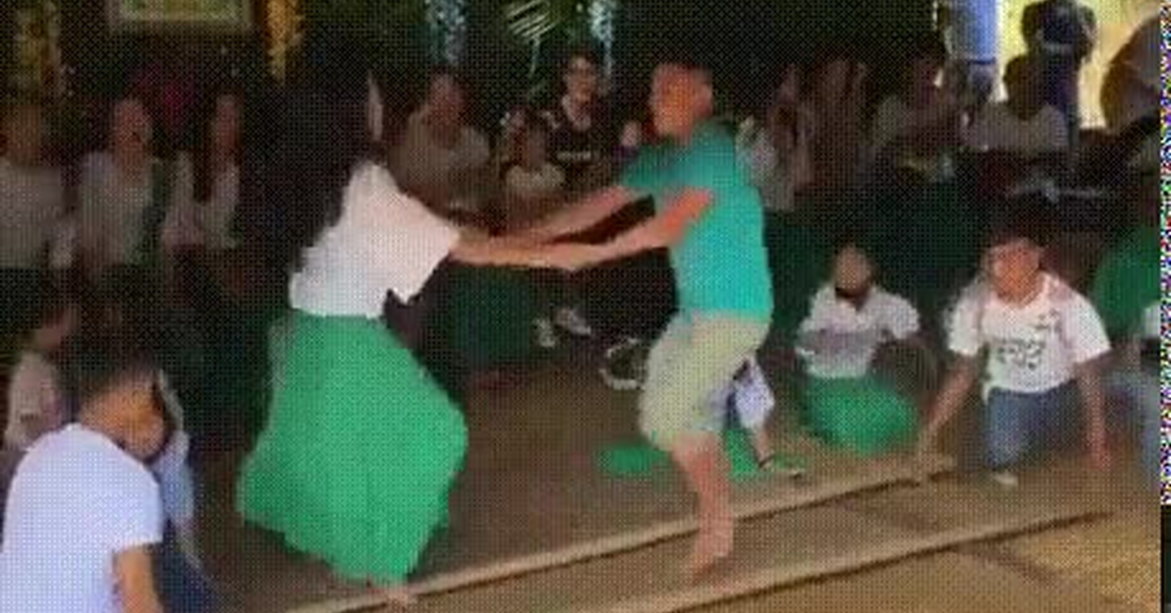 ¡Vaya GIF! / Tinikling, un baile tradicional filipino