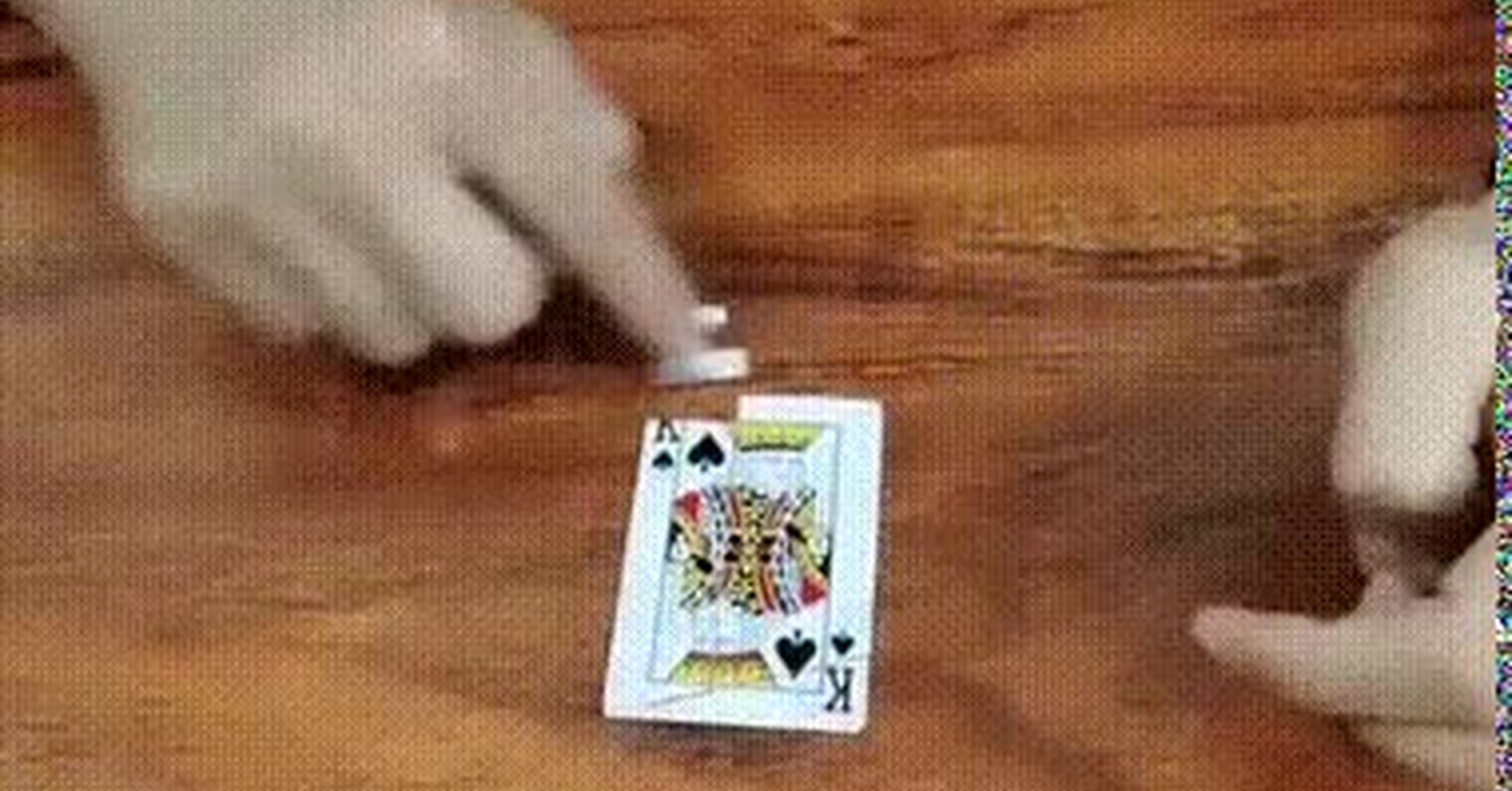 ¡Vaya GIF! / Un increíble truco con una carta