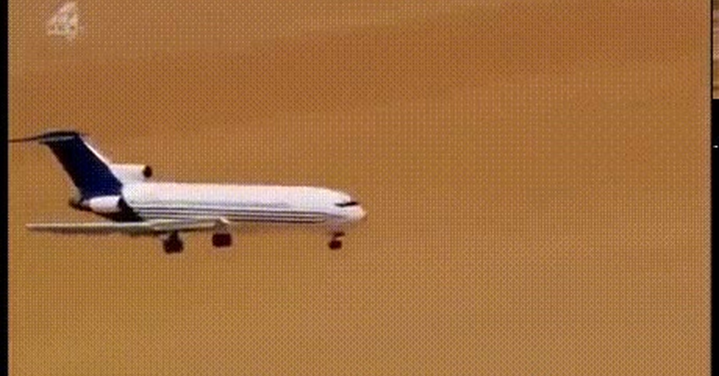 ¡Vaya GIF! / Un avión Boeing 727 fue estrellado este fin de semana en el desierto de Sonora