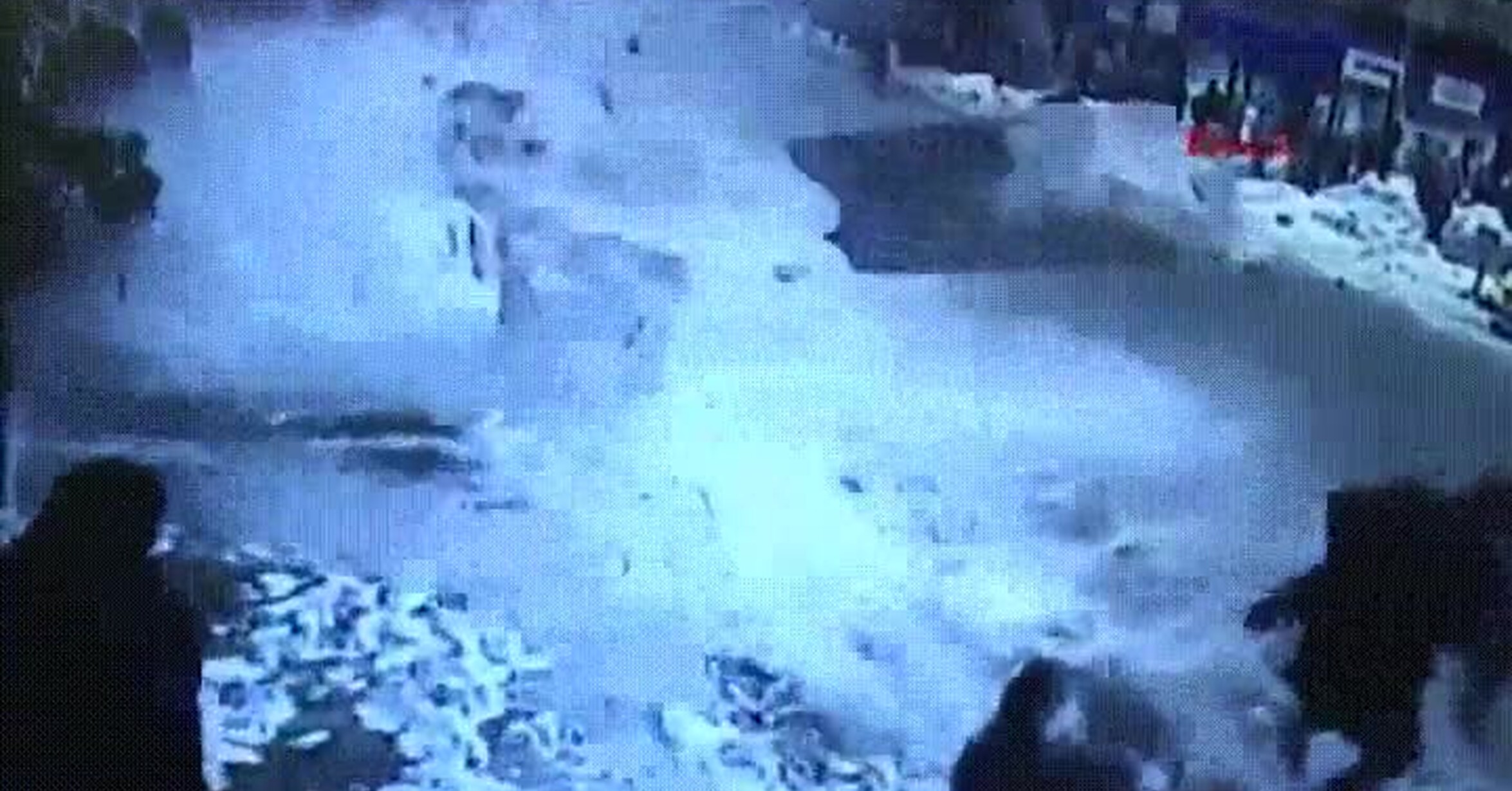 ¡Vaya GIF! / Un día de nieve tranquilo en la ciudad