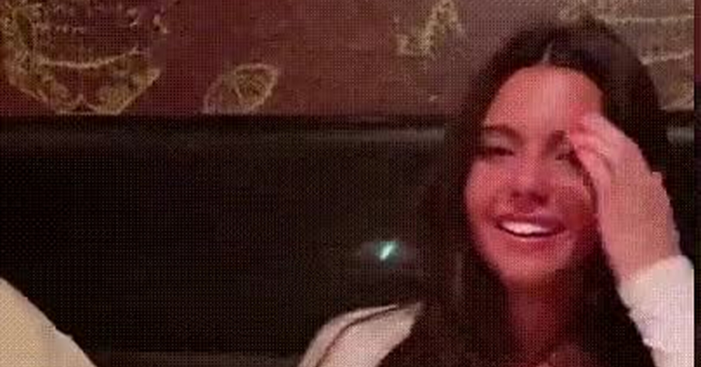 ¡Vaya GIF! / El cumpleaños de una chica invidente