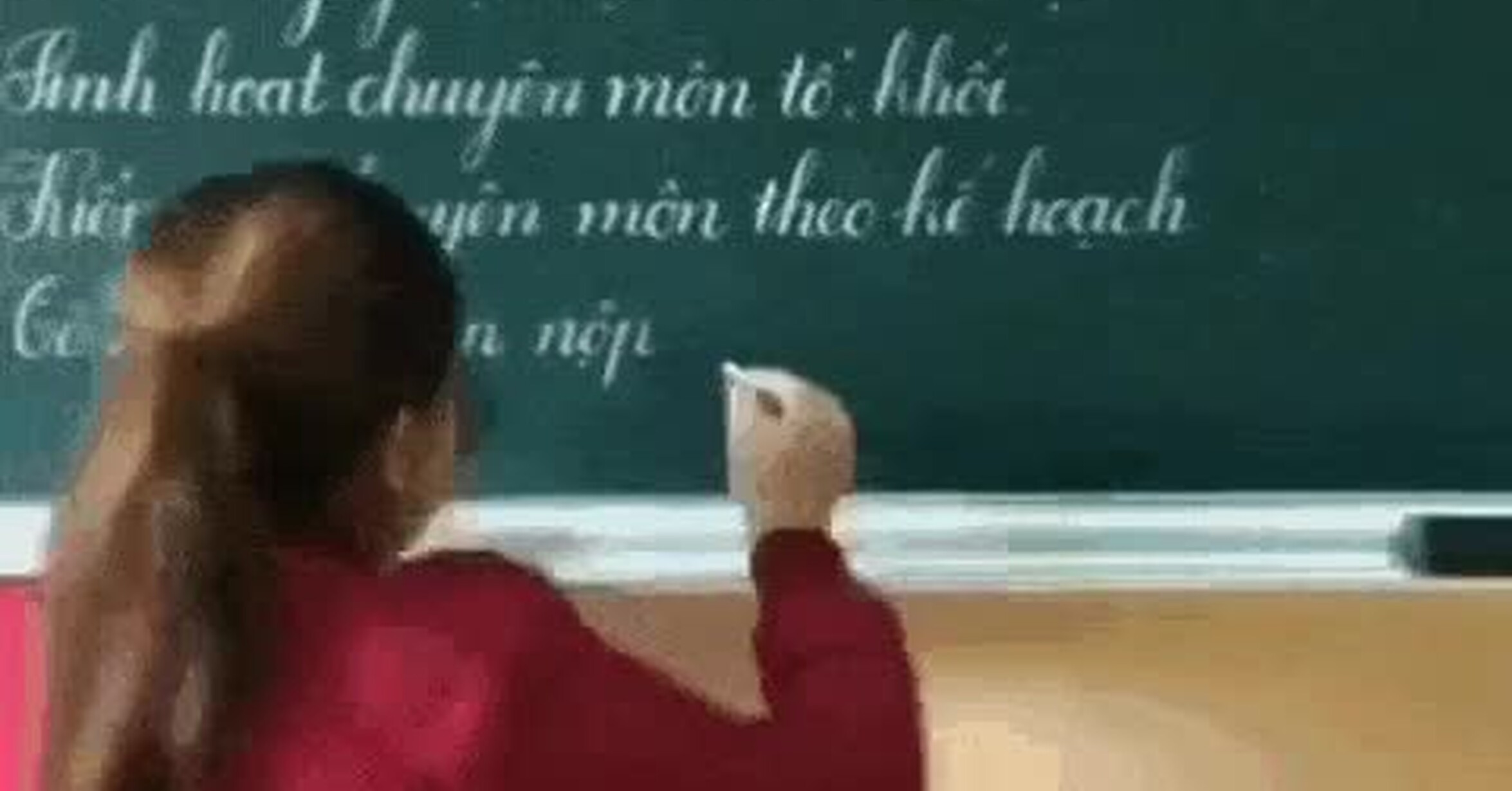 ¡Vaya GIF! / Escribir así de bien en una pizarra me parece algo imposible