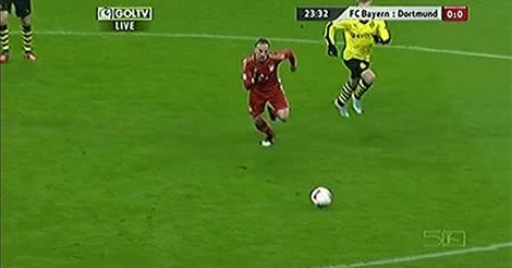 [ MEMEDEPORTES ] GIF: Doble caño de Ribery contra el Borussia