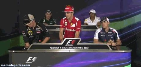 [ MEMEDEPORTES ] GIF: ¡Bebidas gratis en el paddock!