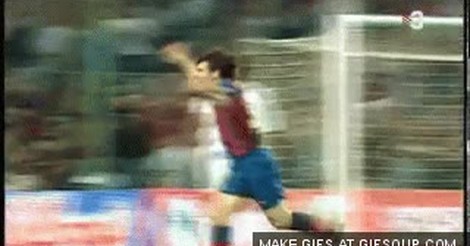 [ MEMEDEPORTES ] GIF: Aquí se dio el relevo Ronaldinho - Messi