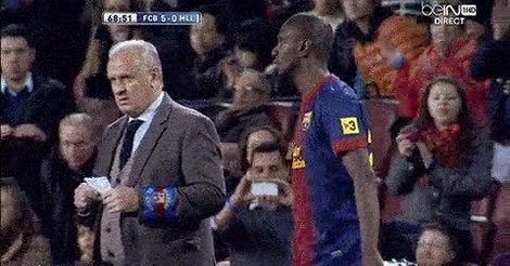 [ MEMEDEPORTES ] GIF: El momento de la vuelta de Abidal