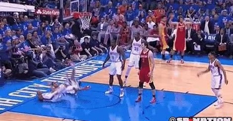 [ MEMEDEPORTES ] GIF: ¡Premio! 2x1