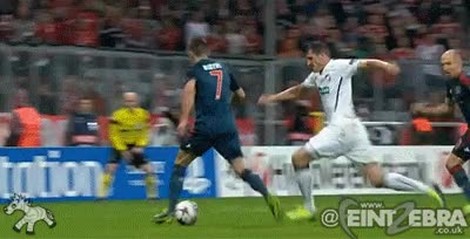 [ MEMEDEPORTES ] GIF: Ribery amaga a 3 jugadores y define bien para ...