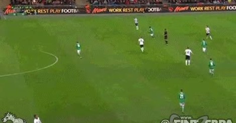 [ MEMEDEPORTES ] GIF: Gran falta de Kyle Walker [Ironía on]