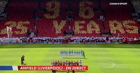 [ MEMEDEPORTES ] Espectacular mosaico antes del Liverpool-City en Anfield