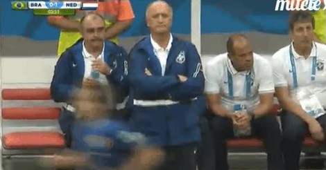 [ MEMEDEPORTES ] GIF: La cara de Scolari lo dice todo