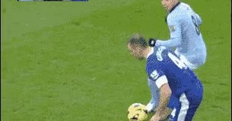 [ MEMEDEPORTES ] GIF: Hay muchos regates, pero como estos, pocos...